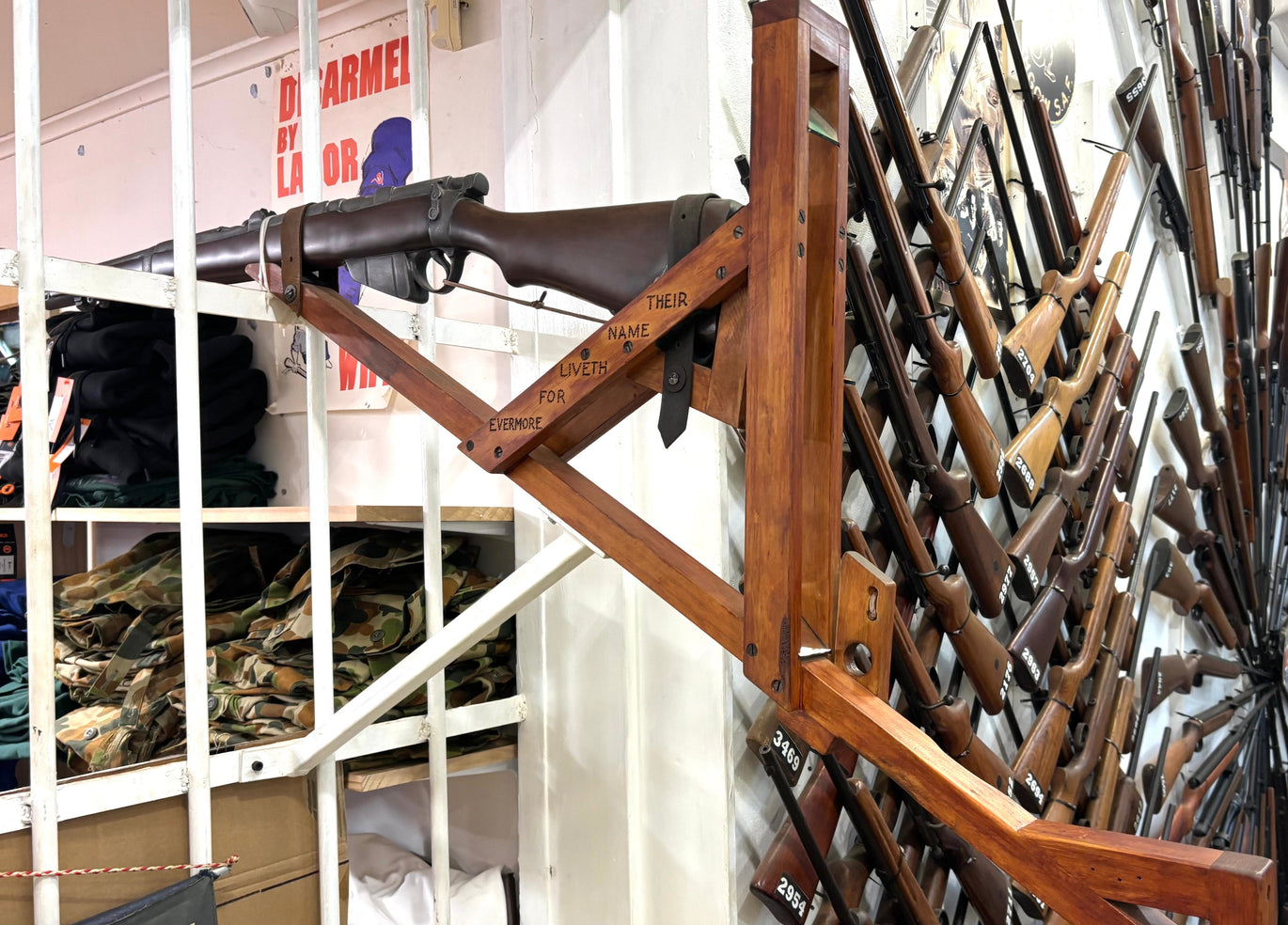 Beech's & Scurry's Periscope & Self Firing Rifle. – Owen Guns